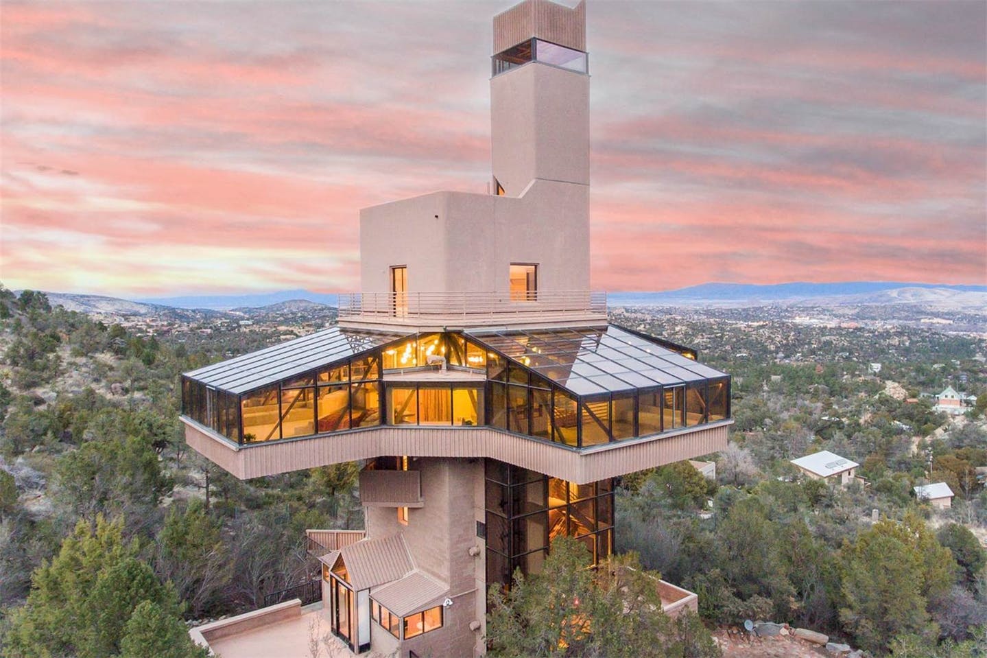 "The Conversation Piece" this Week - World's Tallest Home (4/23/17 - 4 ...
